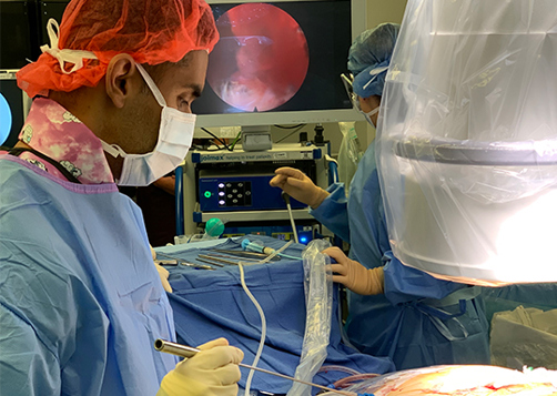 Dr. Kern Singh first to offer endoscopic spine surgery | Midwest ...