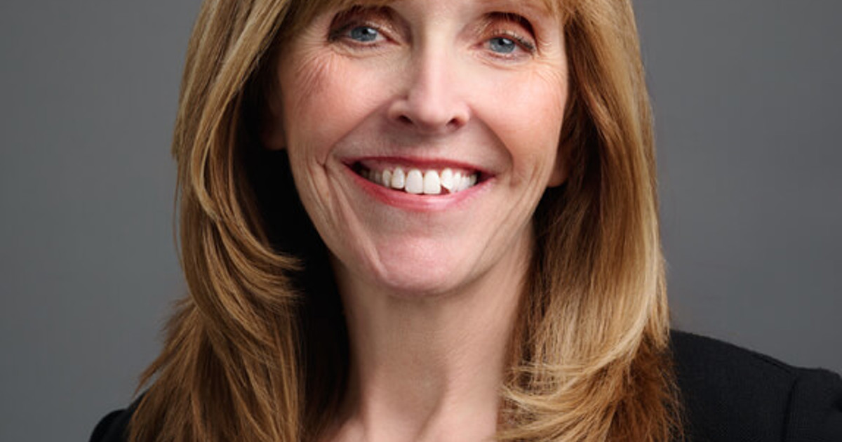 Julie Momsen PT, MHS | Midwest Orthopaedics at Rush