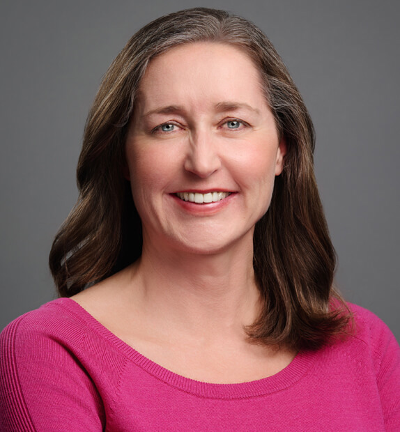 Ellen Pavlovic, PT, DPT, COMT, MHA | Midwest Orthopaedics at Rush