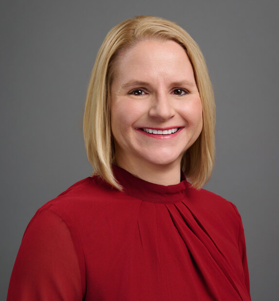 Kelly Dow PT, DPT, COMT | Midwest Orthopaedics at Rush